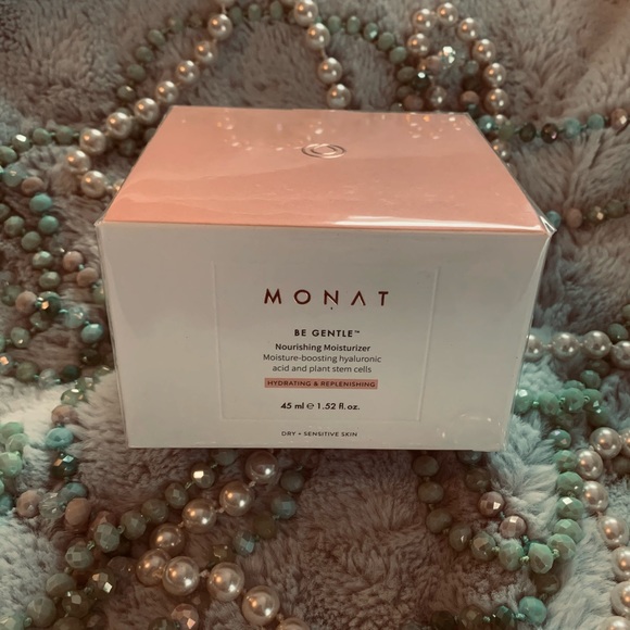 Monat | Makeup | Monat Be Gentle Nourishing Moisturizer | Poshmark